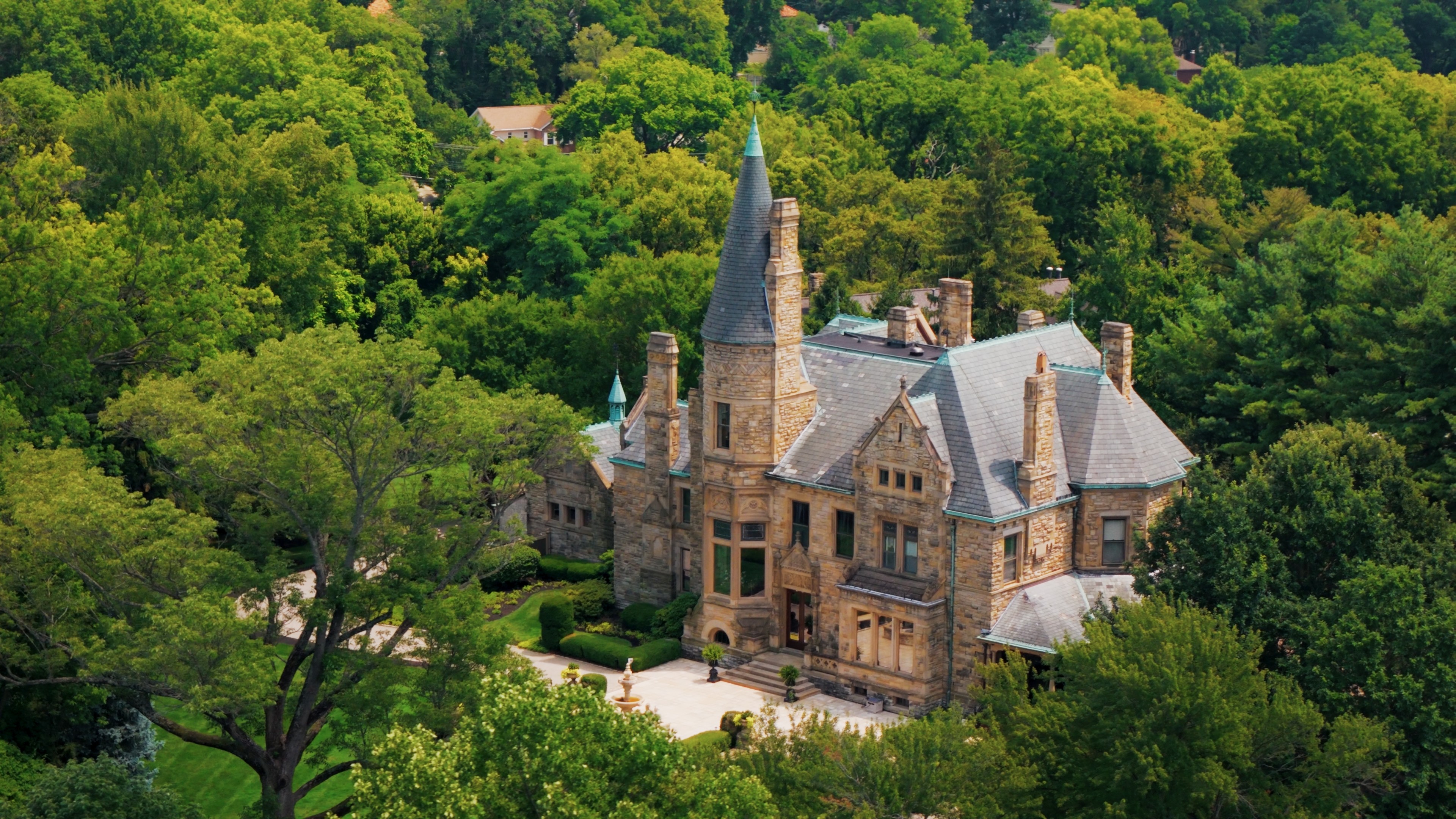 Clifton Cincinnati: Historic Gaslight District Homes & Community Guide