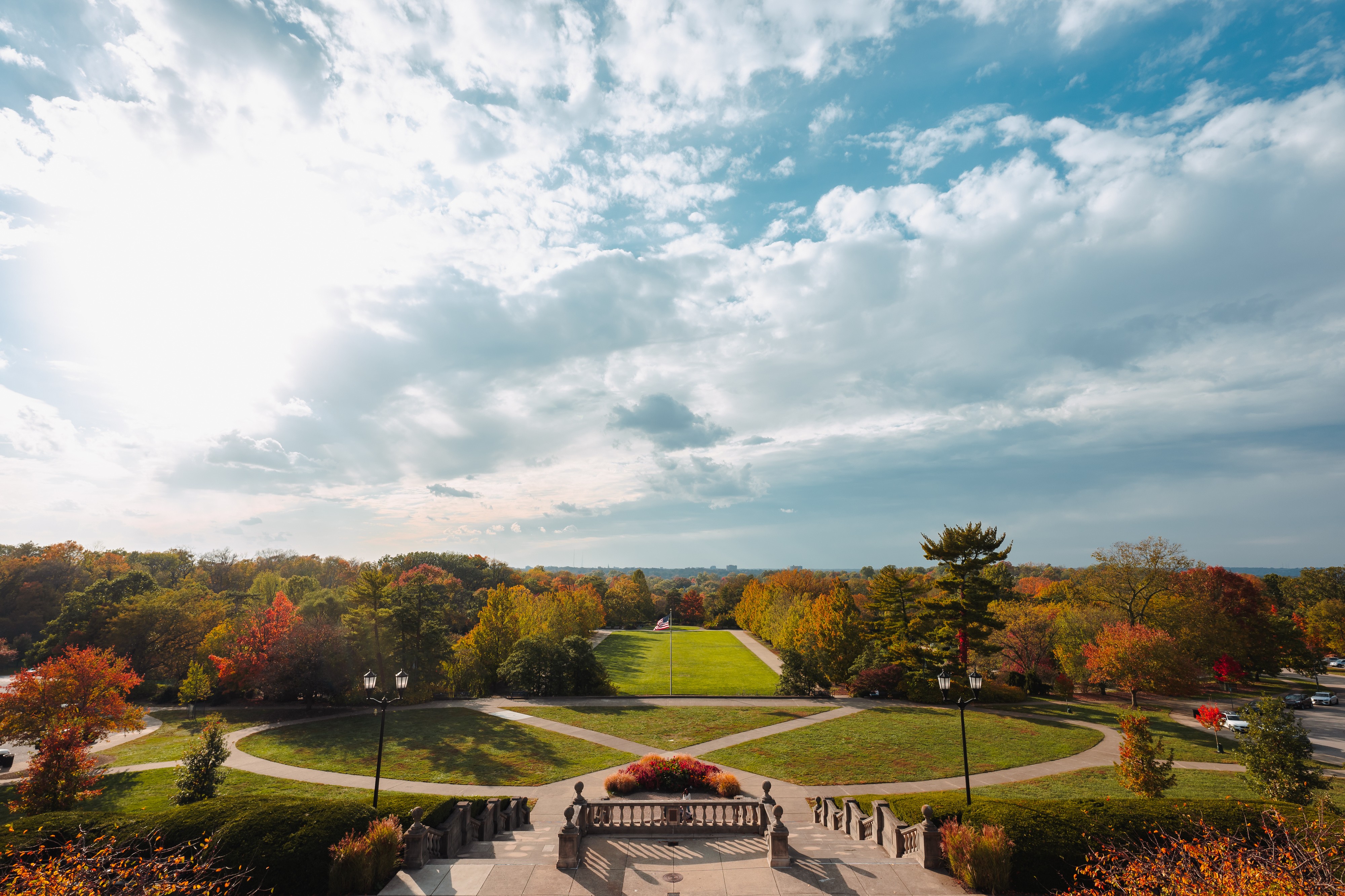 Mt. Lookout Cincinnati: Historic Charm & Luxury Homes Near Downtown